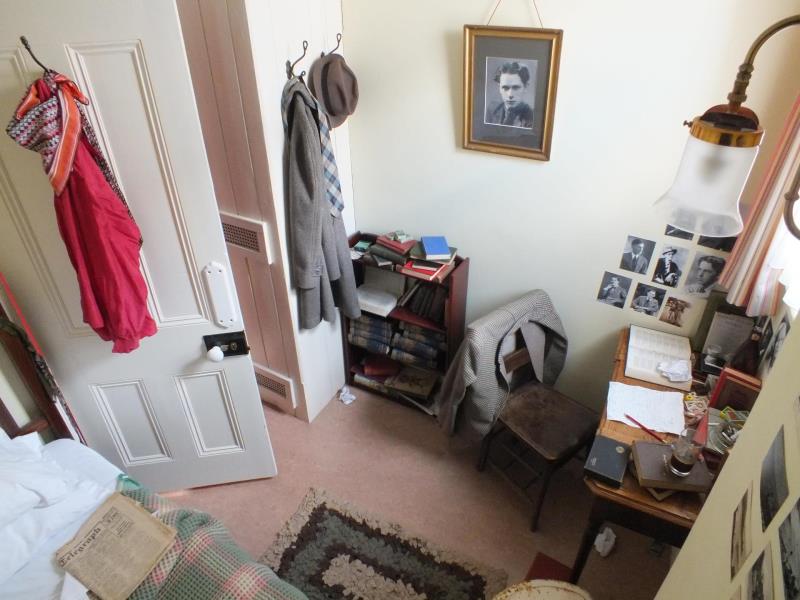 Dylan Thomas Birthplace | VisitWales