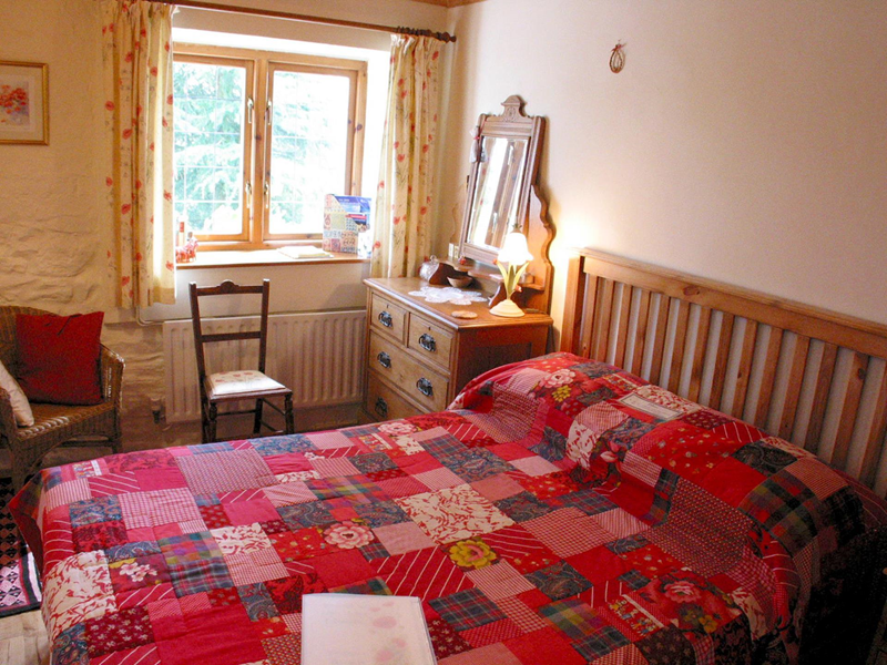 Allt y Golau Farmhouse | VisitWales