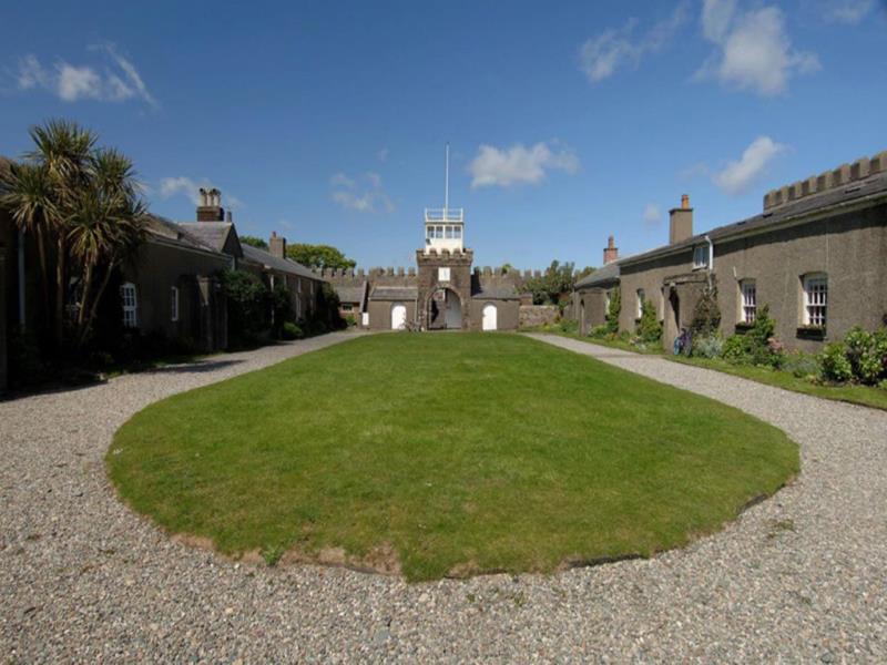 Fort Belan - Belan House | VisitWales
