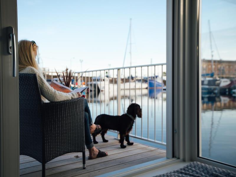 Floatel Rooms | VisitWales