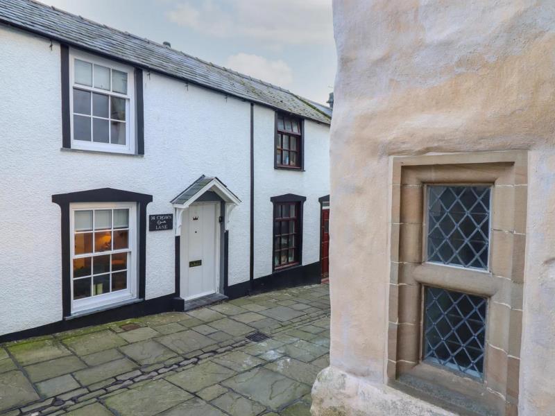 14 Crown Lane | VisitWales