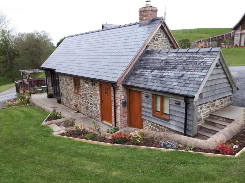 Slate House Lodges | VisitWales
